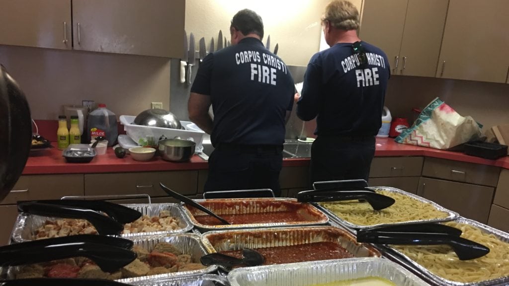Olive Garden provides free lunch for firefighters
